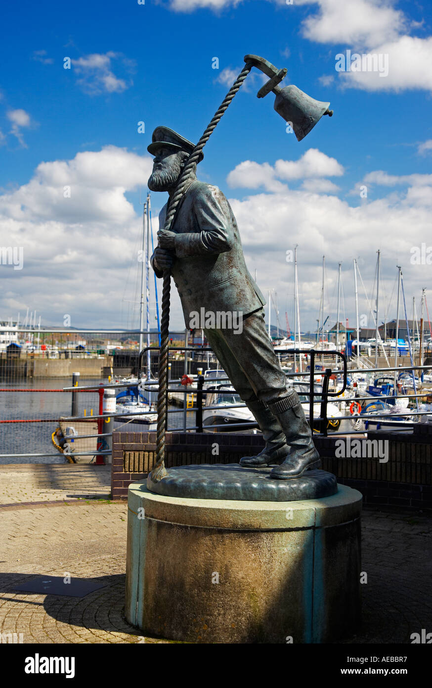 Captain cat statue hi-res stock photography and images - Alamy