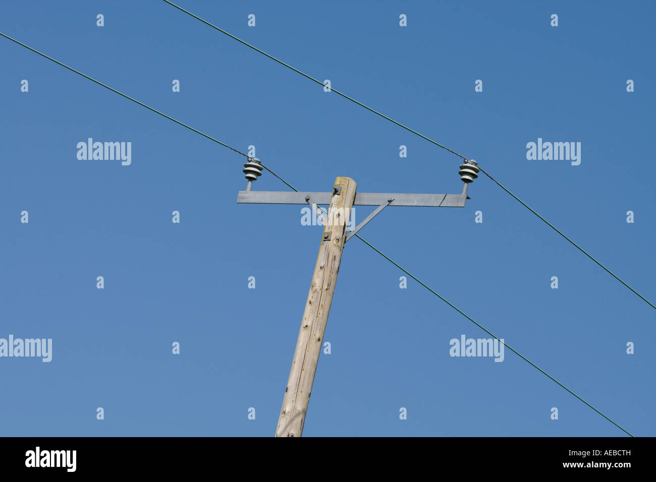 Electricity pole and cables hi-res stock photography and images - Alamy