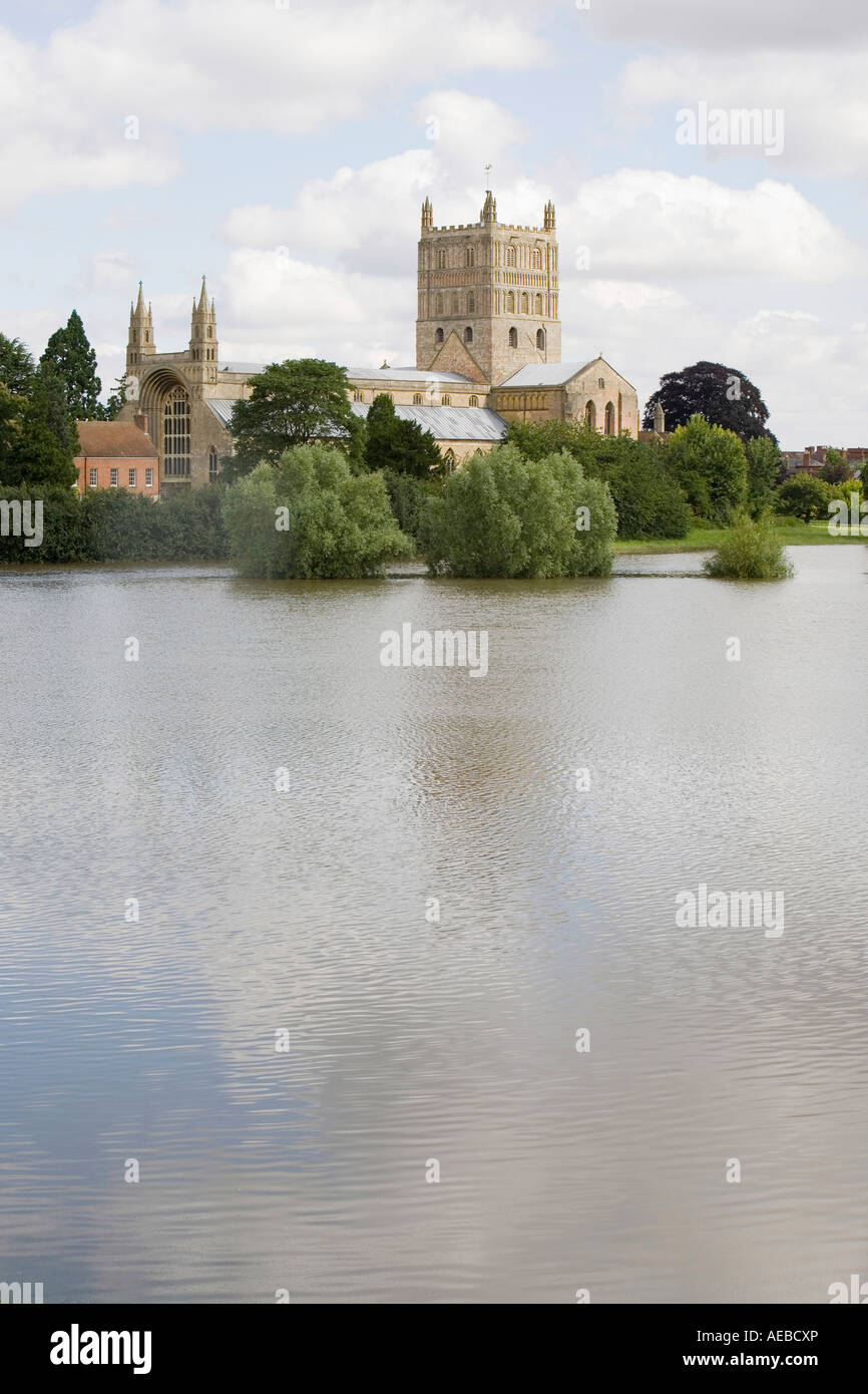 Tewkesbury abbey flooding hi-res stock photography and images - Alamy