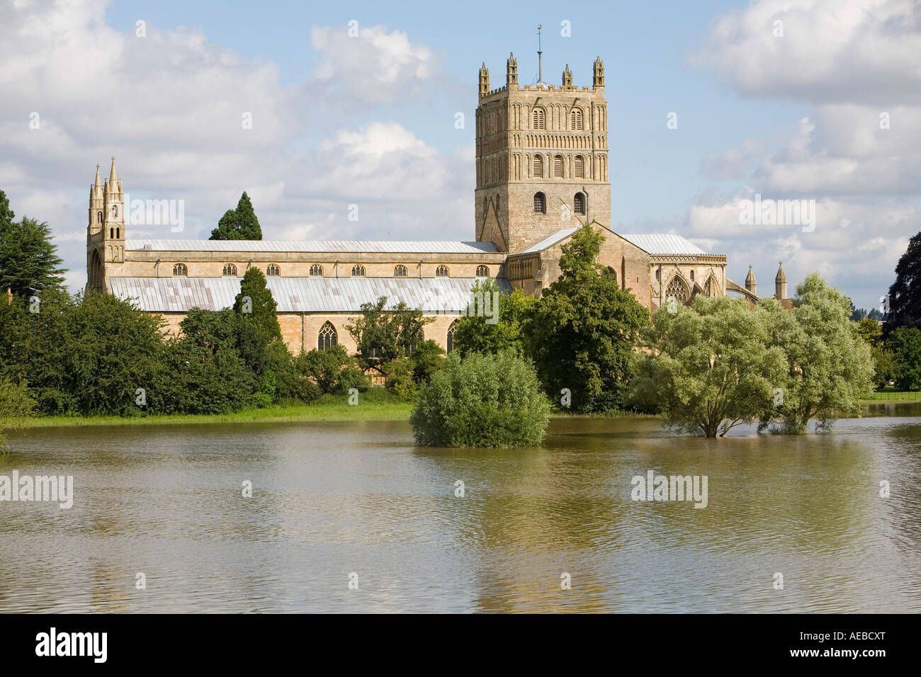 Tewkesbury flood floods flooding hi-res stock photography and images ...