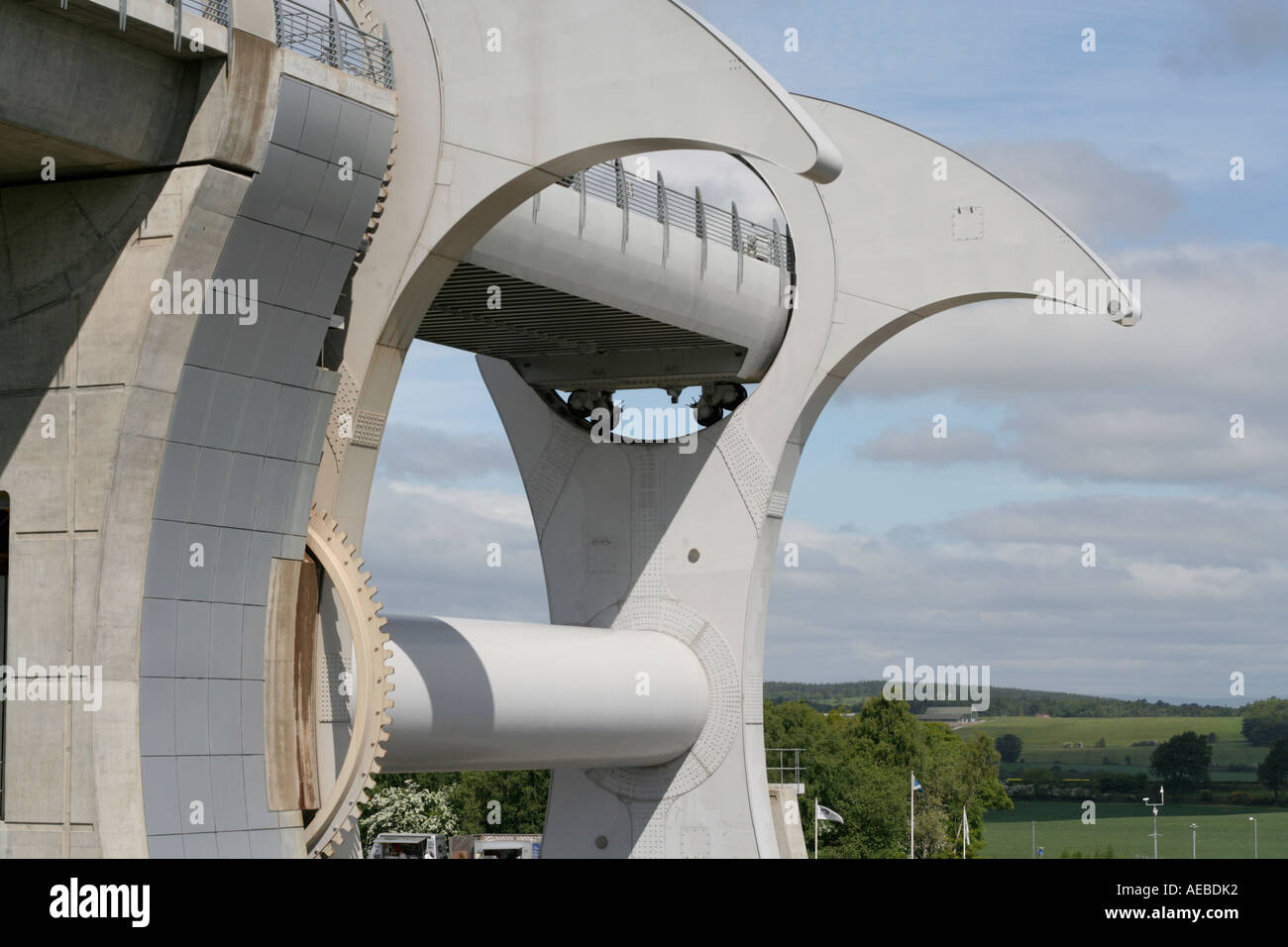 The Falkirk Wheel rotating boat lift connecting the Forth and Clyde ...