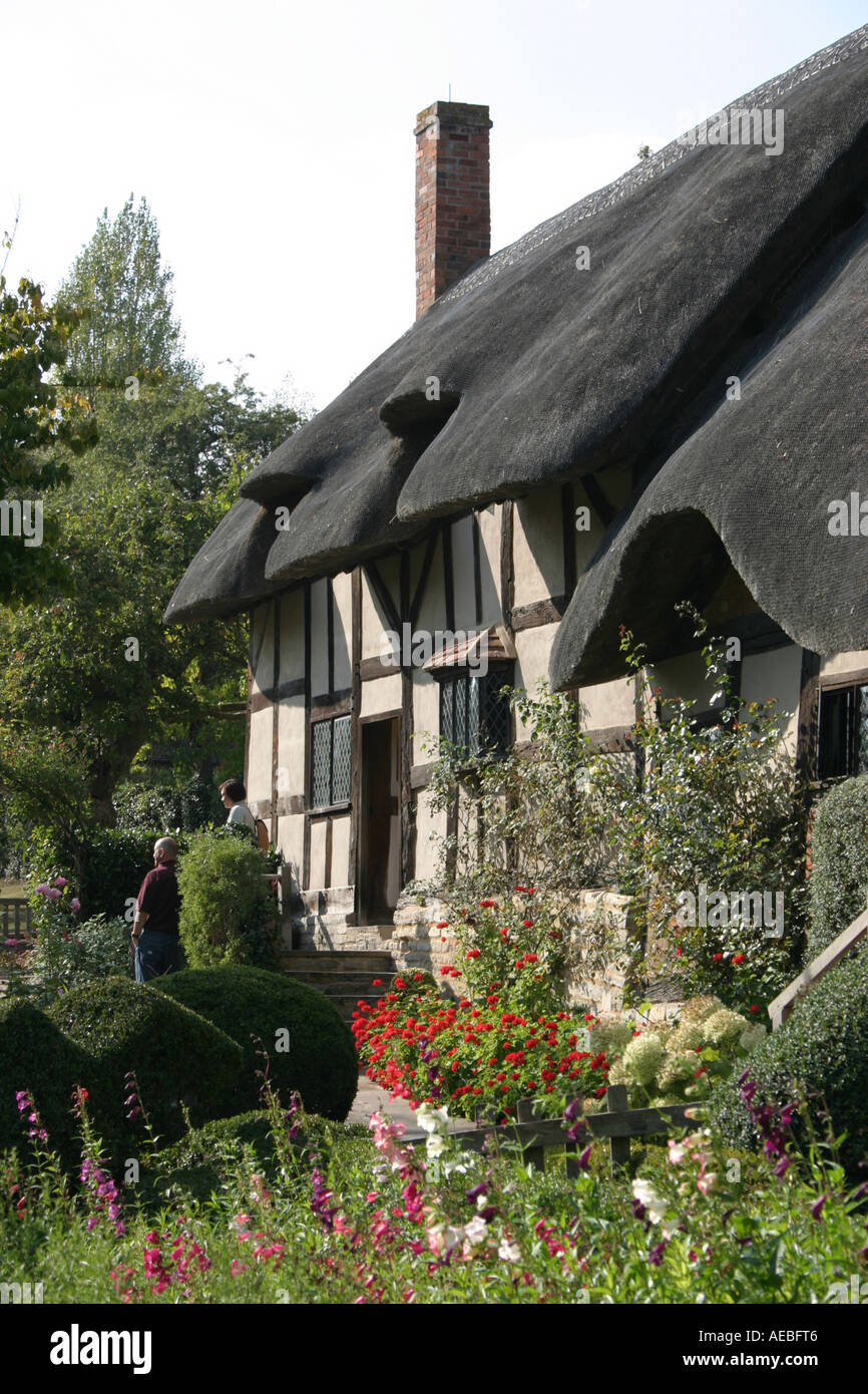 16th Century Cottage Stock Photos & 16th Century Cottage Stock Images ...