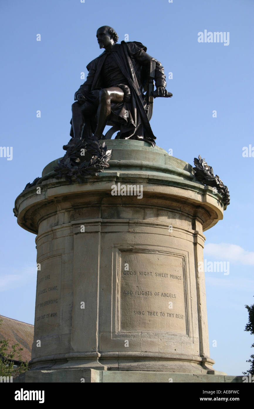 Drake's memorial on Plymouth Hoe Devon UK Stock Photo - Alamy