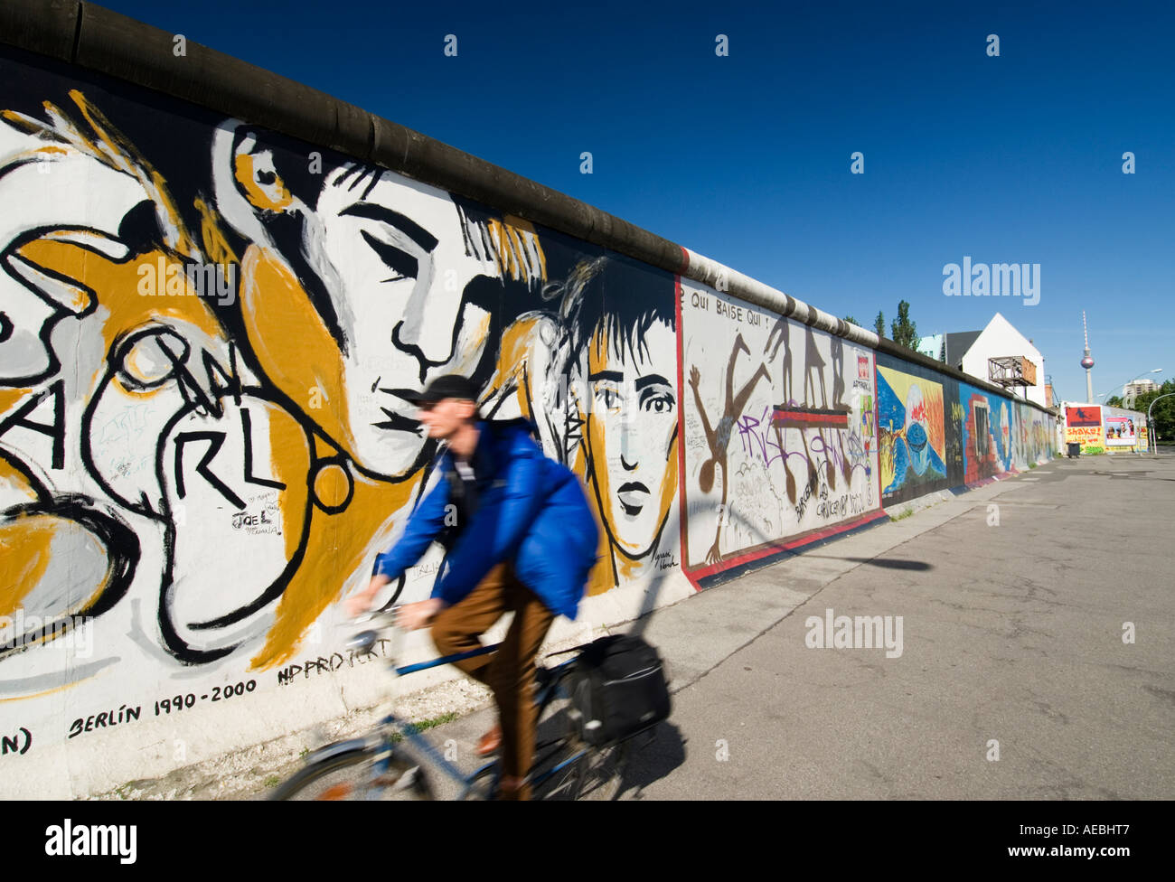 Murals painted on berlin wall hi-res stock photography and images - Alamy