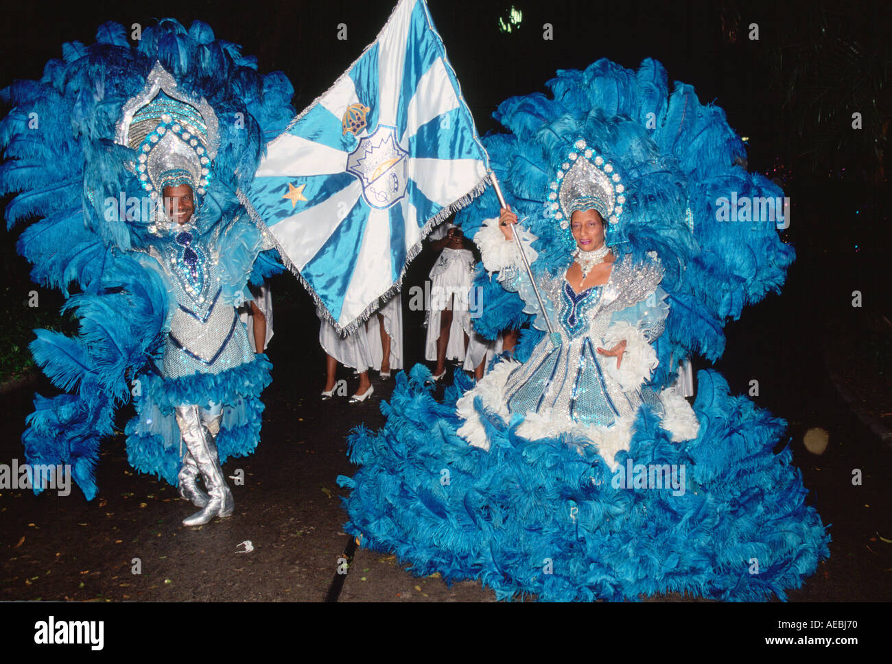 Rio carnival dancers with head dresses hi-res stock photography and ...