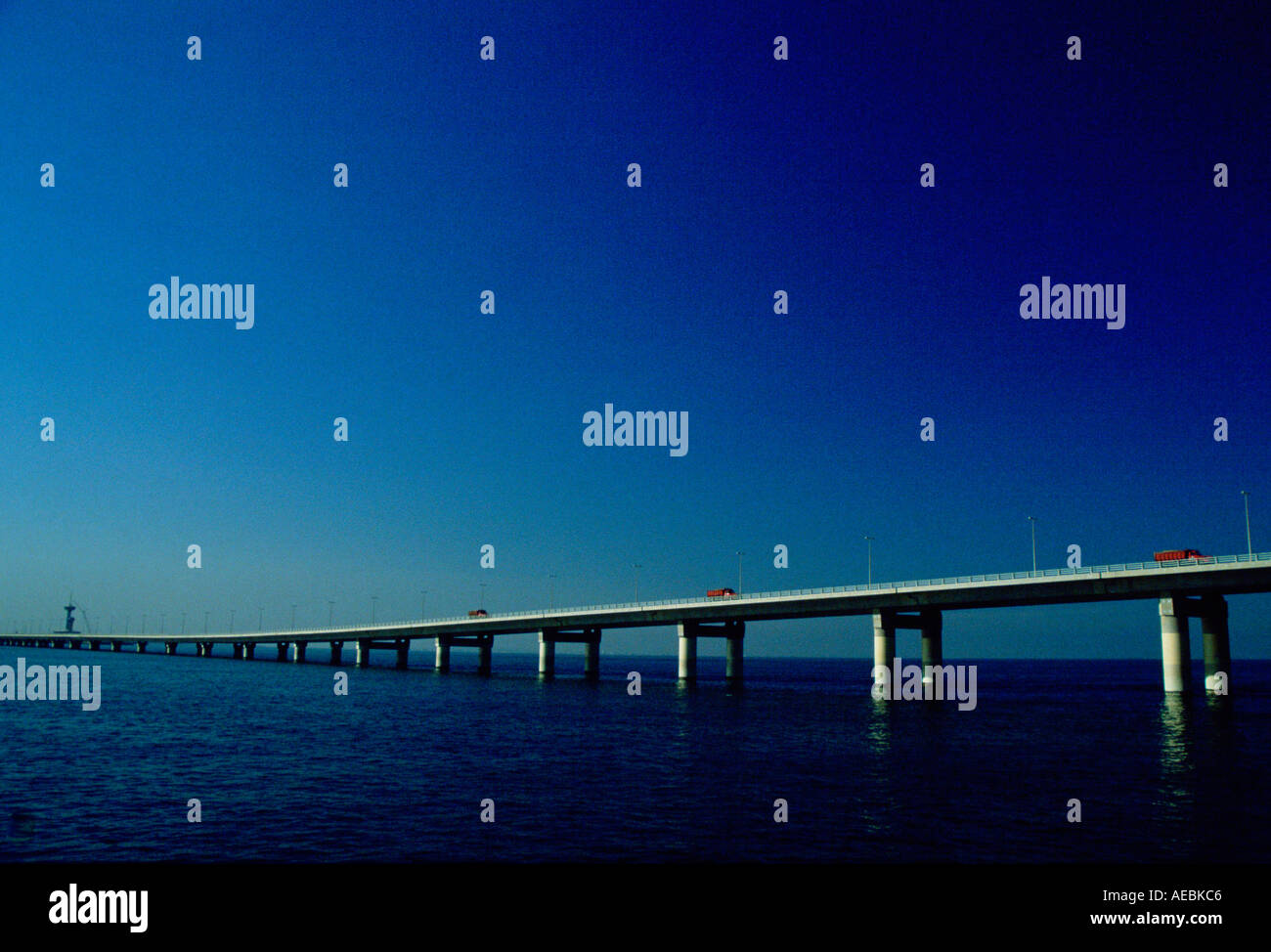 Bahrain saudi causeway hi-res stock photography and images - Alamy