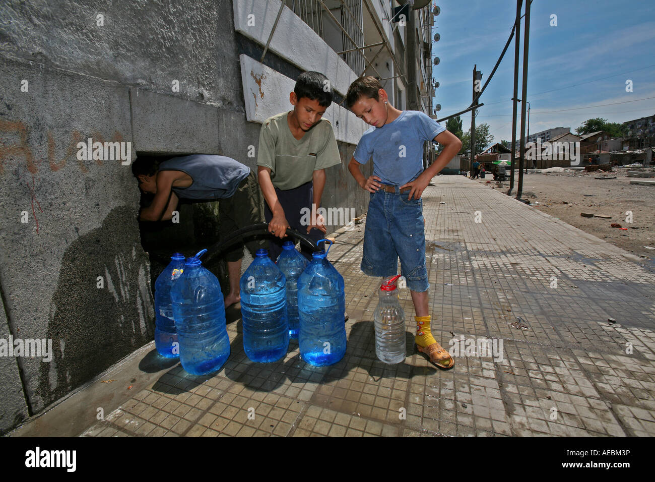 Child living in poverty hi-res stock photography and images - Alamy