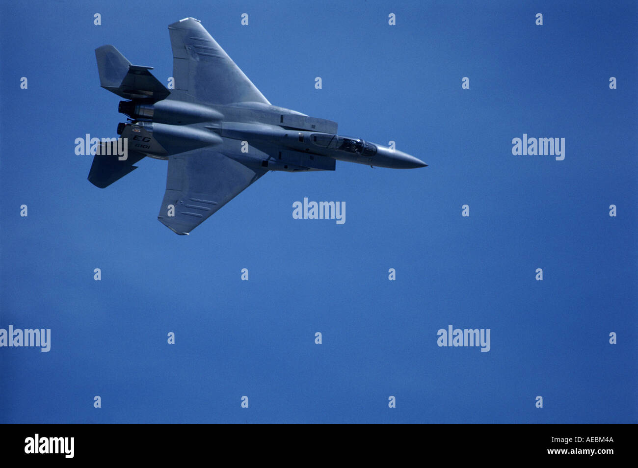 US Air Force F 15 Strike Eagle performing aileron rolls Stock Photo - Alamy