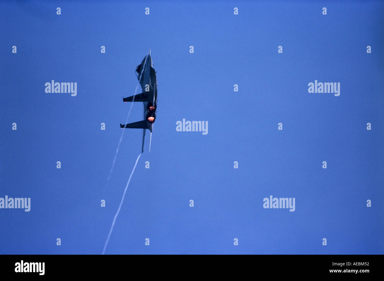 US Air Force F 15 Strike Eagle going vertical in a full after burner ...