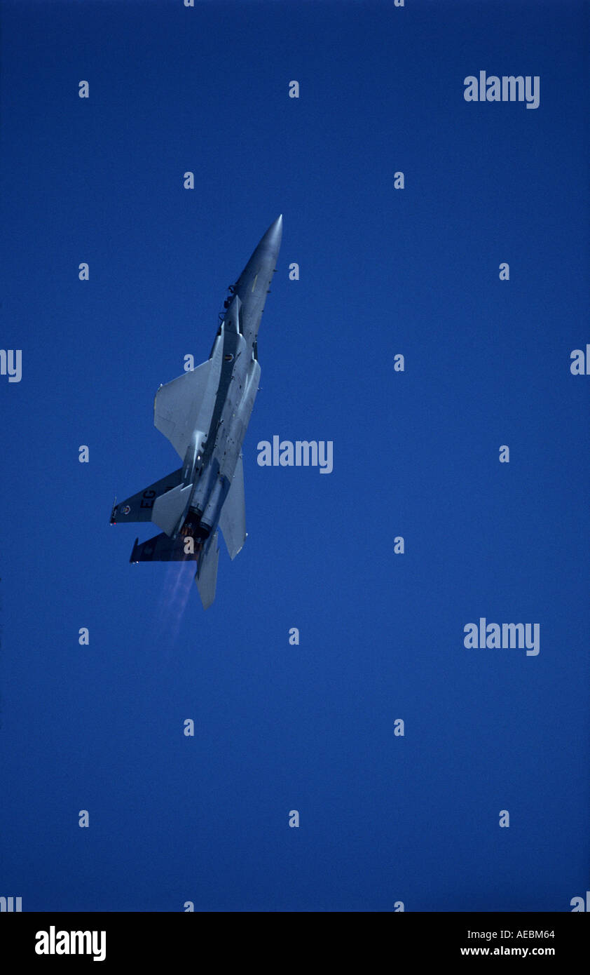 US Air Force F 15 Strike Eagle going vertical in a full after burner ...