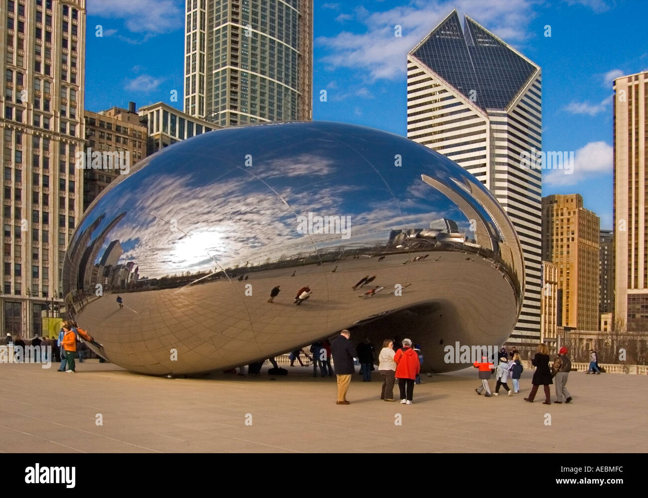 Cloud Gate sculpture, Millennium Park, Chicago Stock Photo - Alamy
