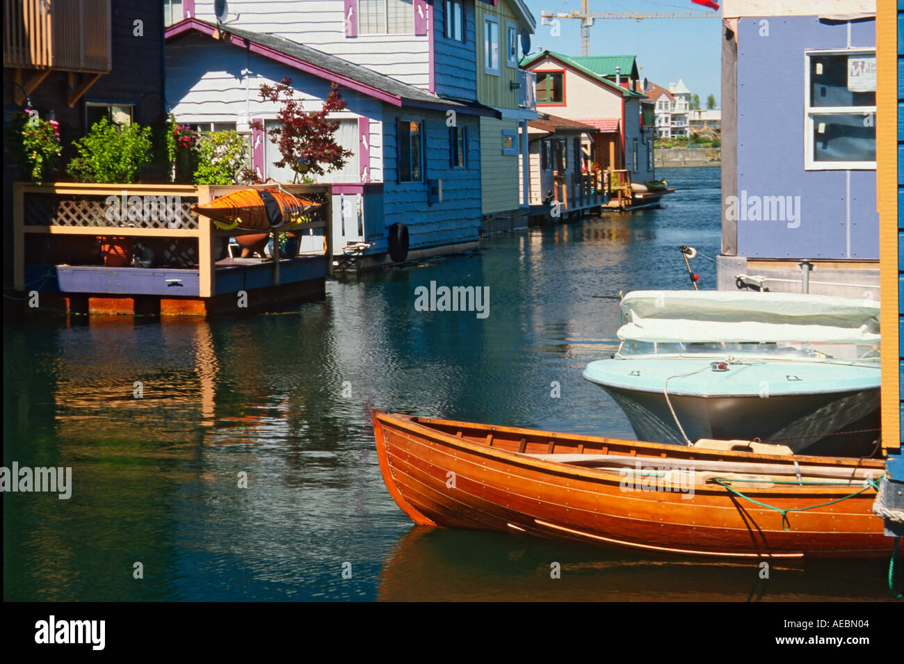 Houseboats at Fisherman's Wharf in Victoria Harbour, British Columbia ...