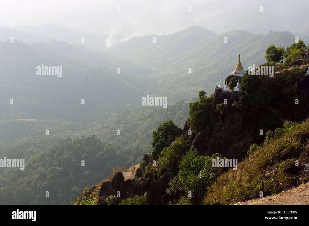 Mt kyaikto hi-res stock photography and images - Alamy