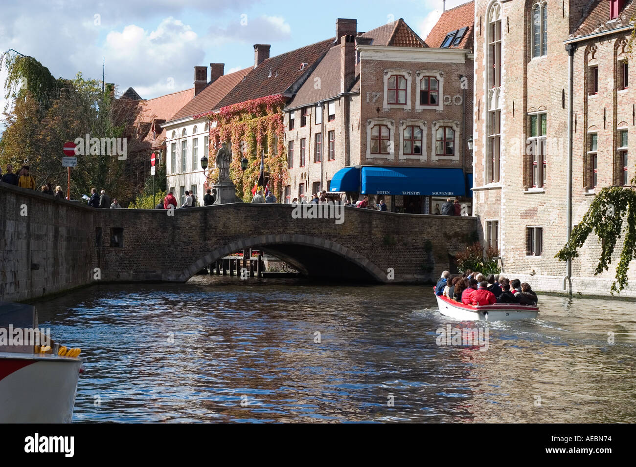 Canal boat ride in bruges hi-res stock photography and images - Alamy