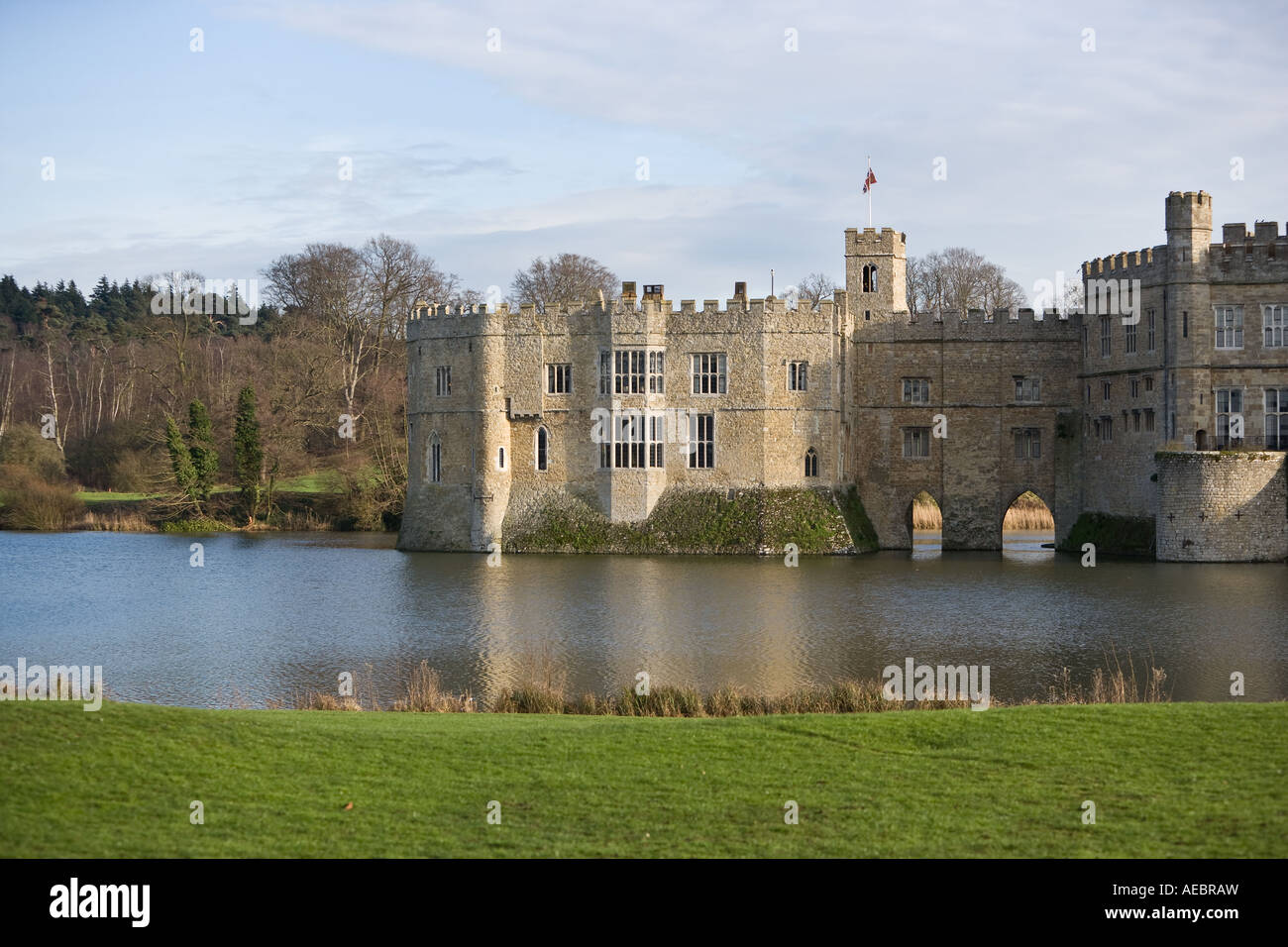 Leeds castle knight not armor hi-res stock photography and images - Alamy