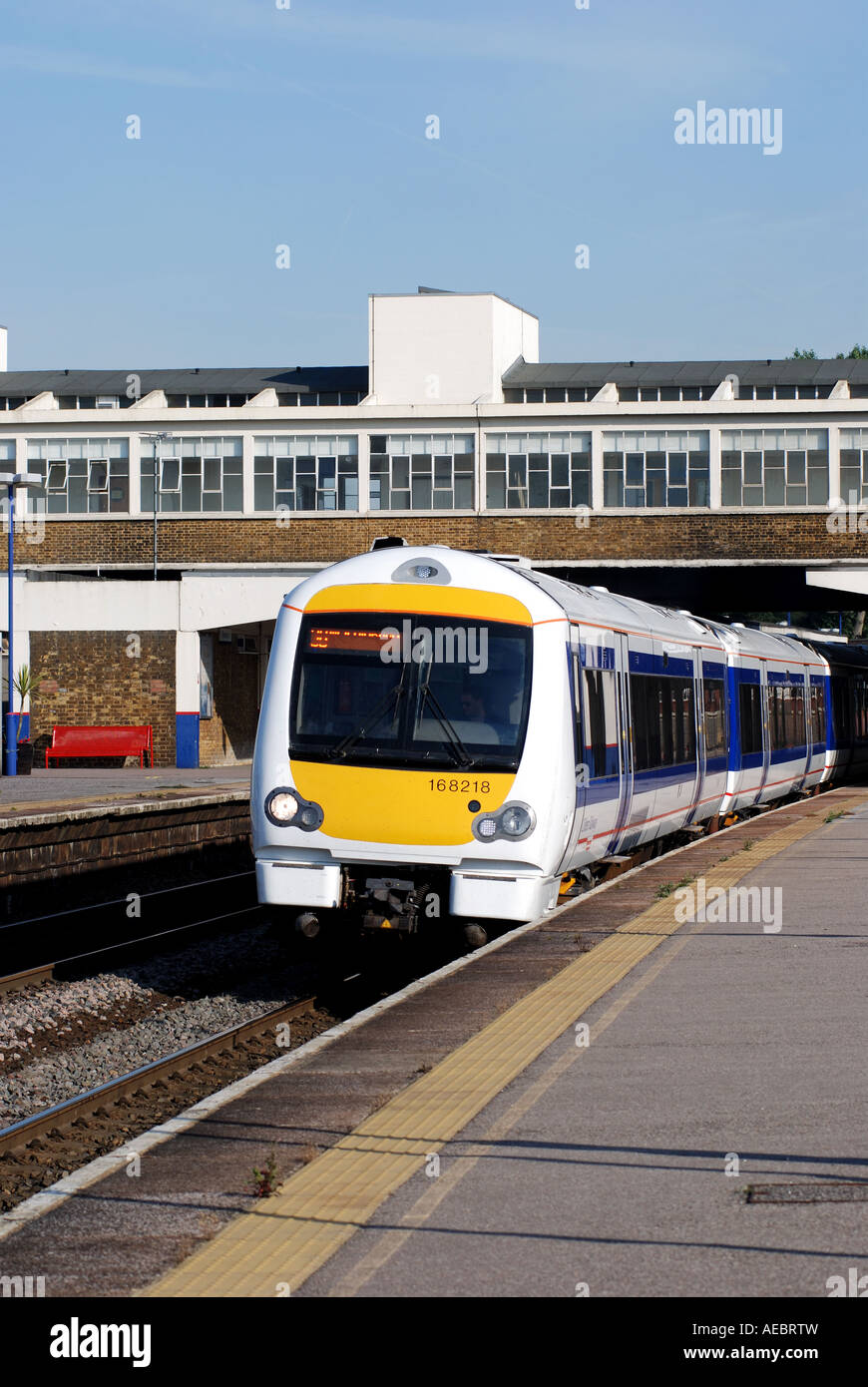 Chiltern Railways service to London Marylebone at Banbury station ...