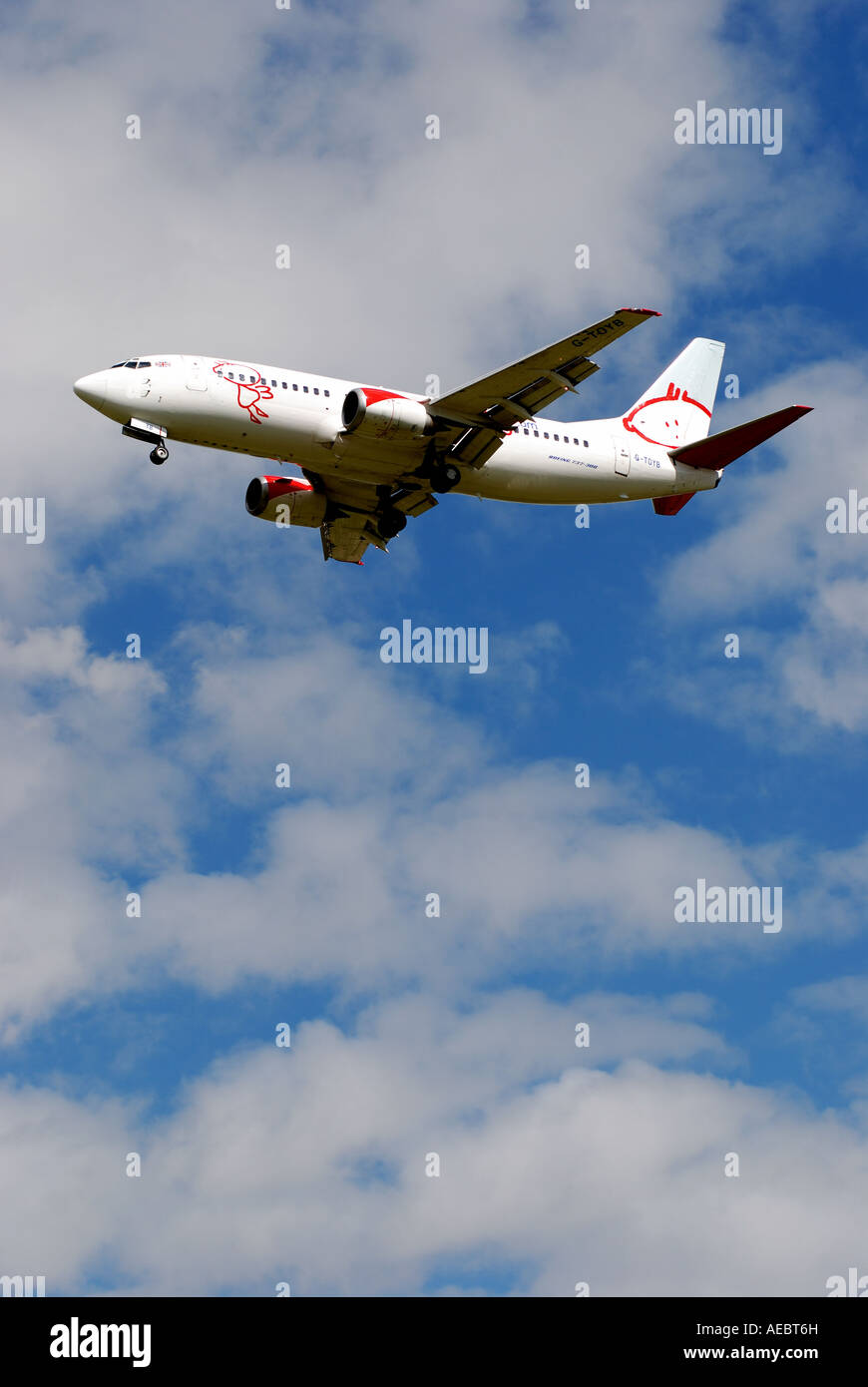 bmi baby Boeing 737 aircraft approaching Birmingham International ...