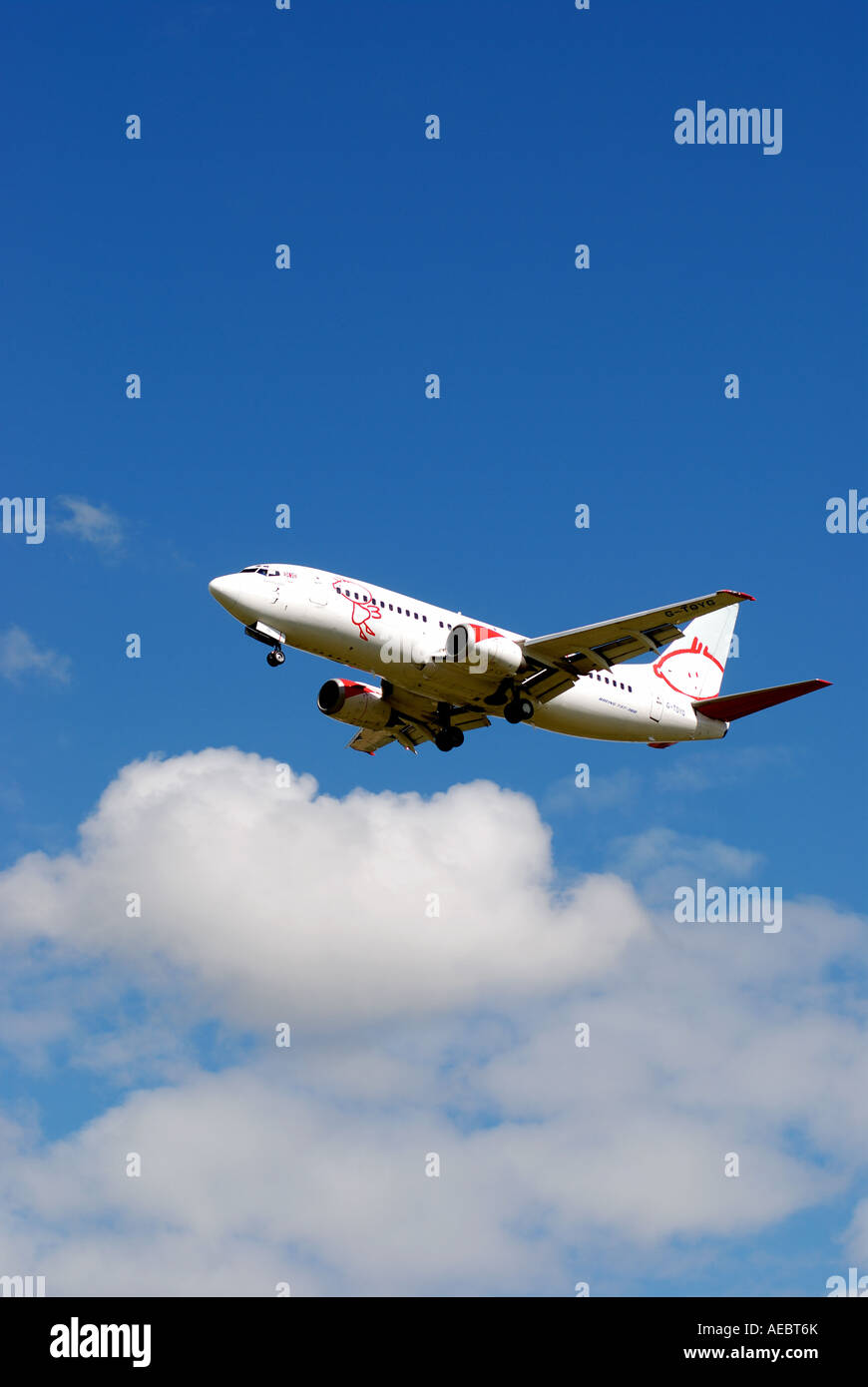 bmi baby Boeing 737 aircraft approaching Birmingham International ...