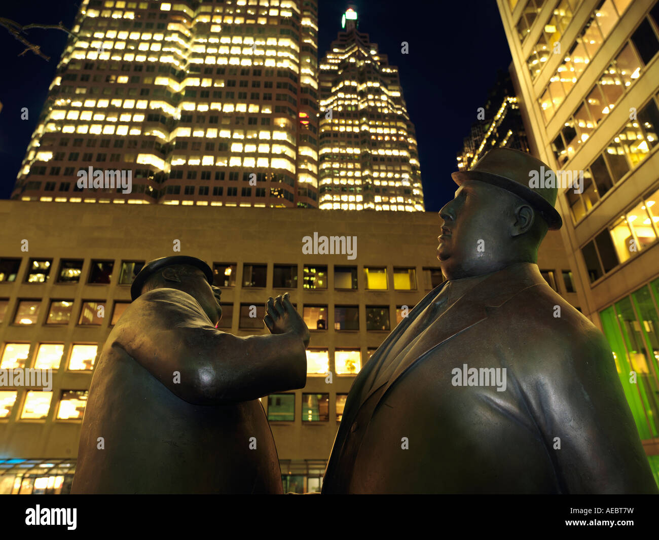 Bronze sculpture two men sculpture hi-res stock photography and images ...