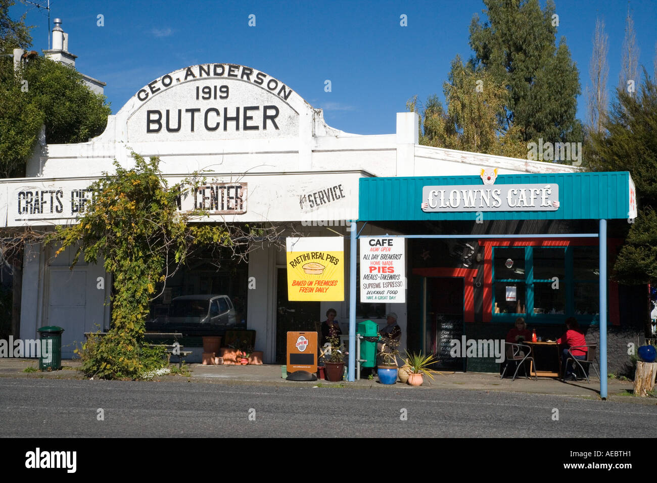 Cafe and Old Butchers Shop Raetihi Central Plateau North Island New ...
