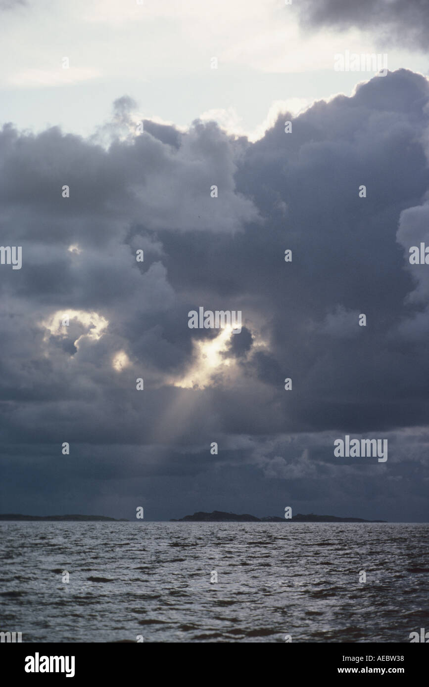 Light coming through clouds hi-res stock photography and images - Alamy