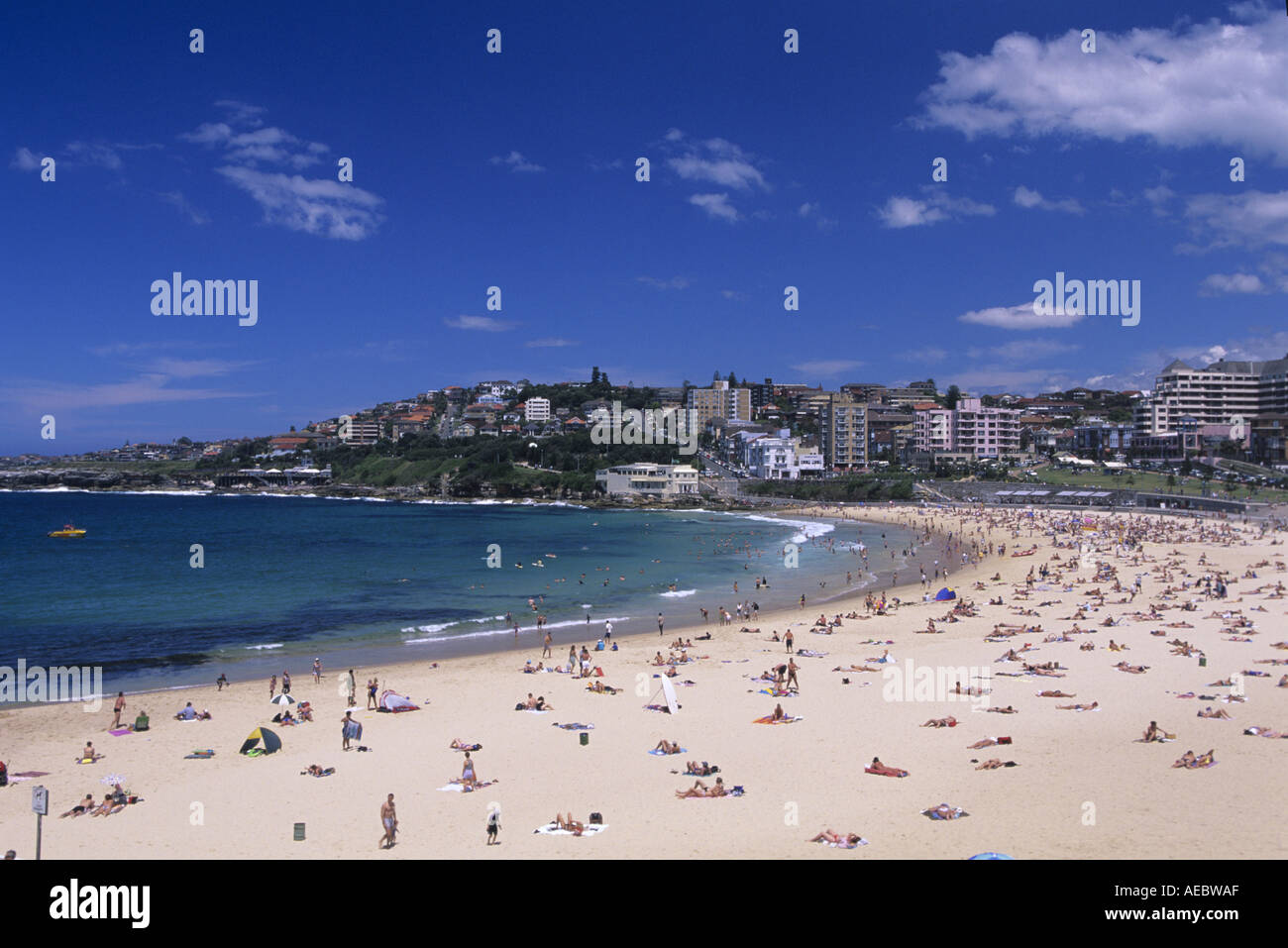 Busy beach picture hi-res stock photography and images - Alamy