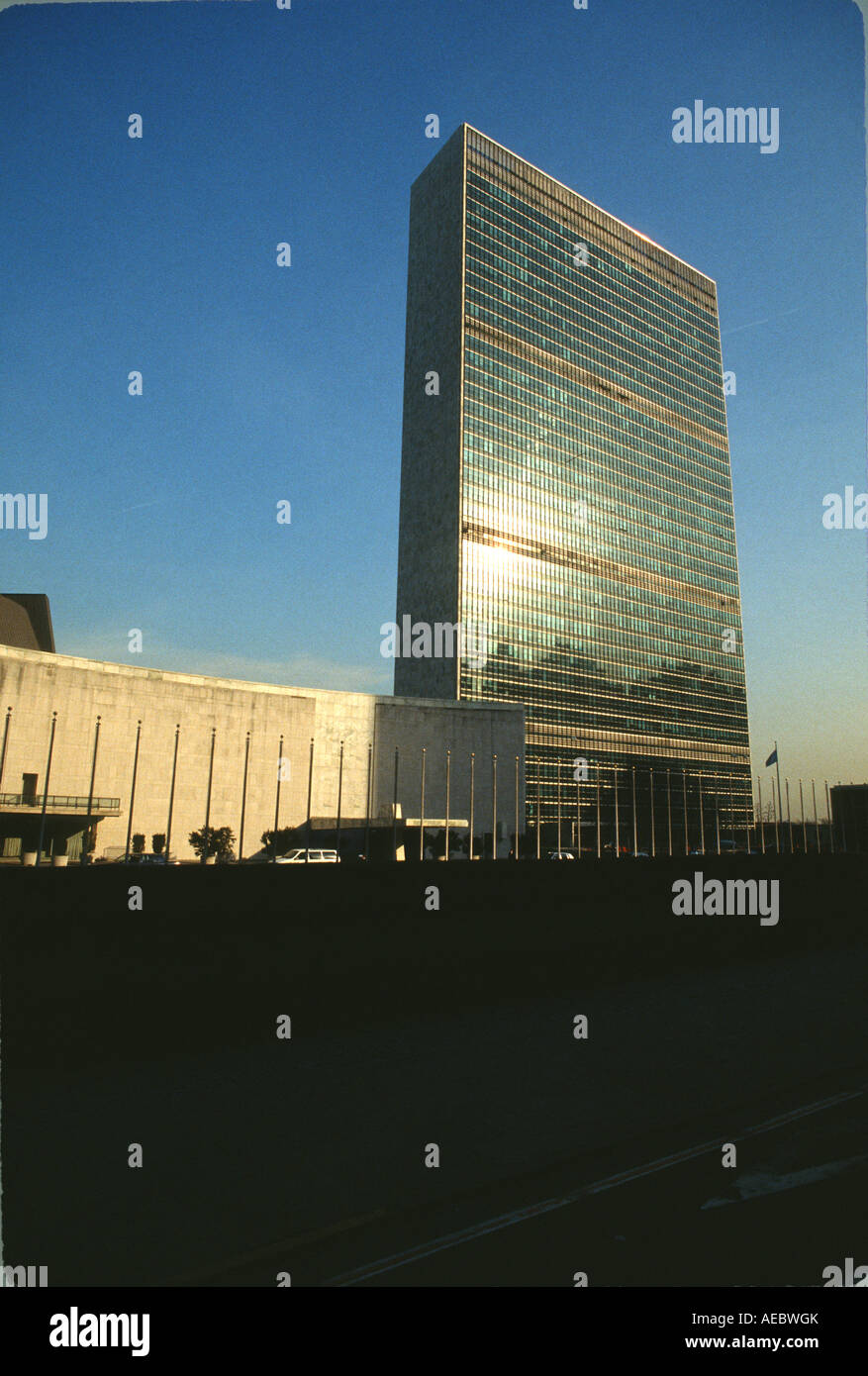 United Nations Secretariat Tower, NYC Stock Photo - Alamy