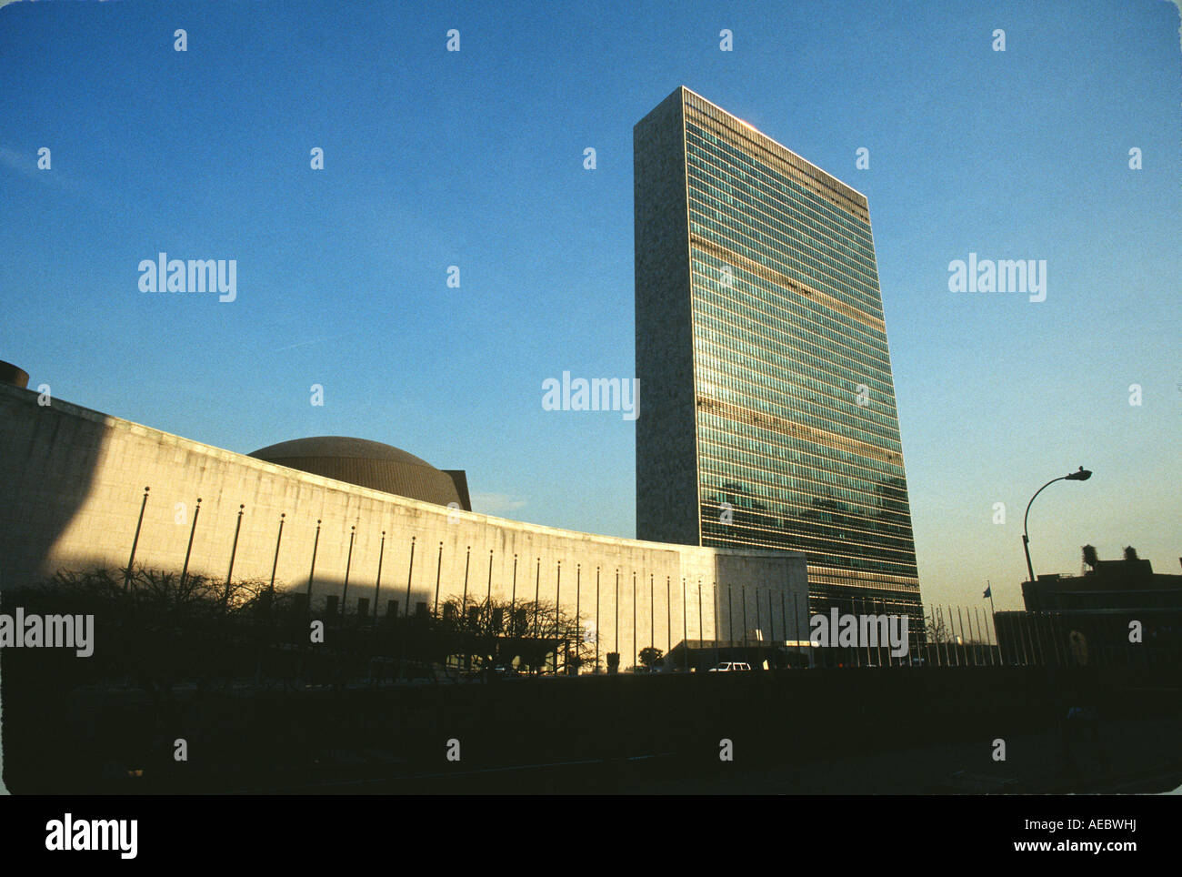 United Nations Secretariat Tower NYC Stock Photo - Alamy