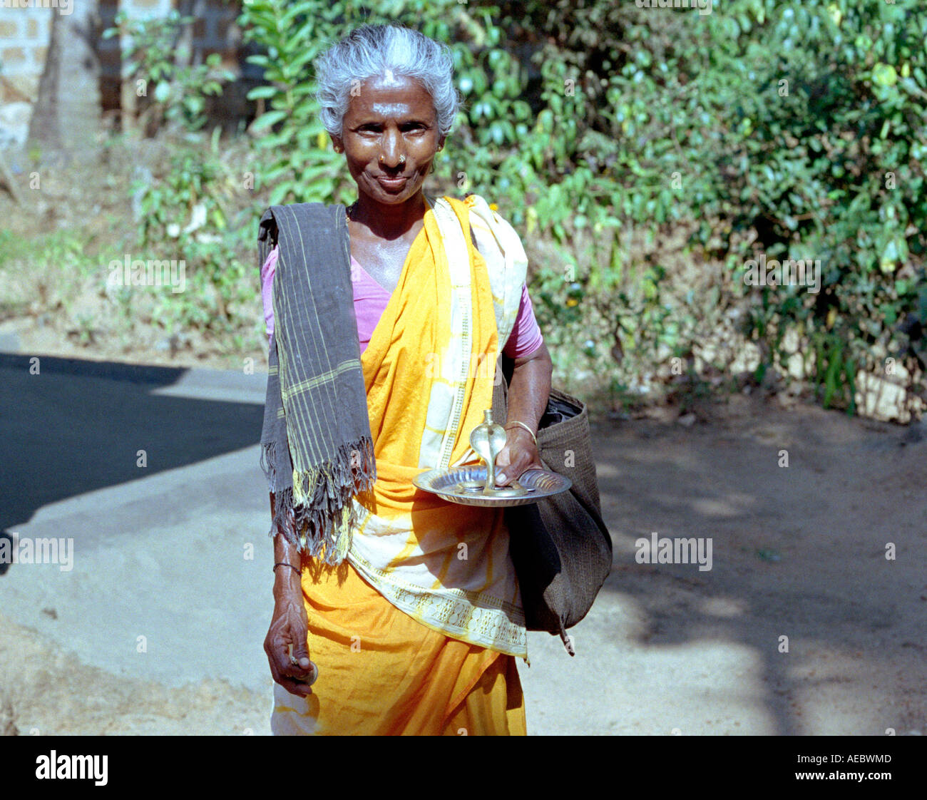Indian woman begging hi-res stock photography and images - Alamy