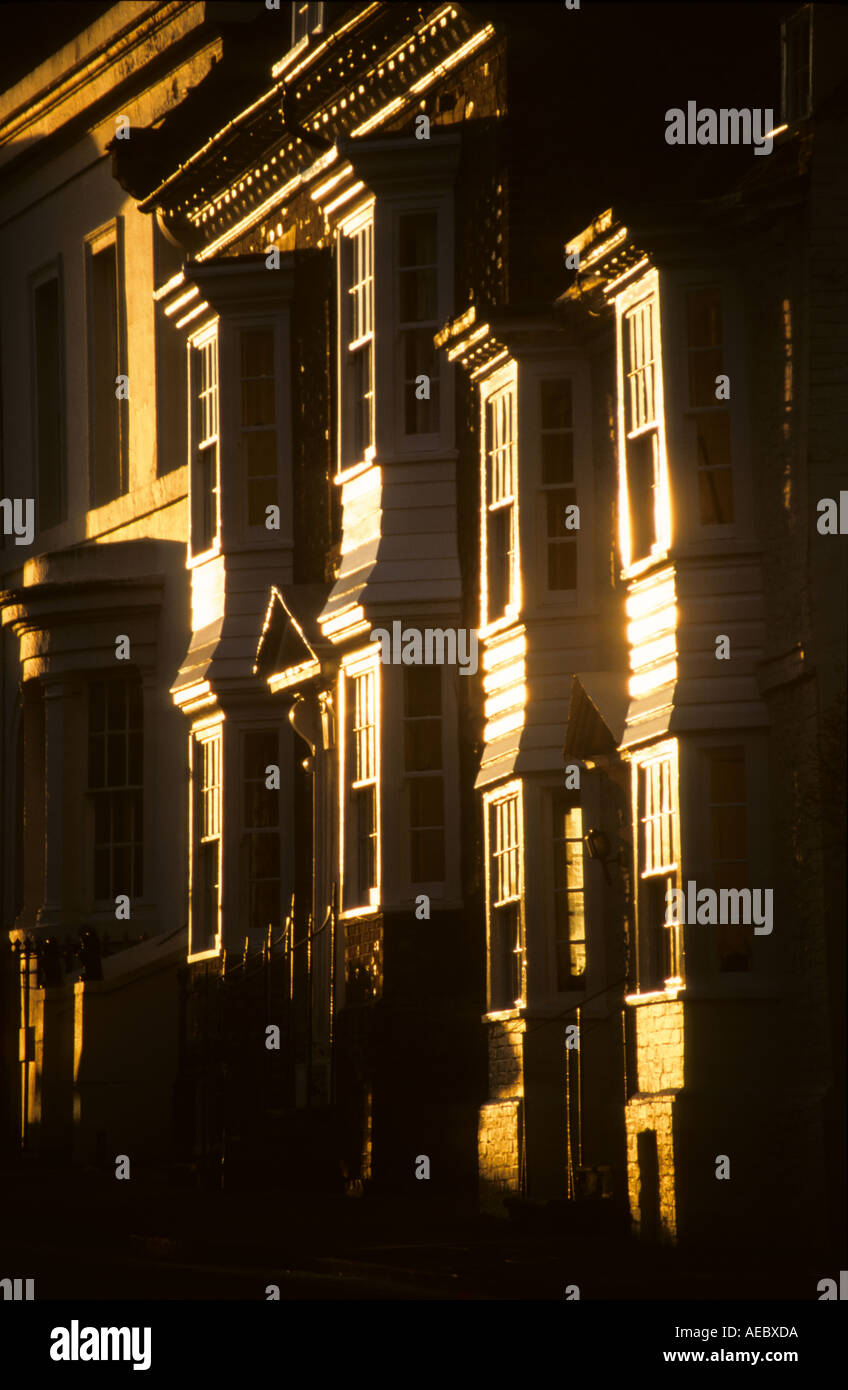 Sun reflecting off buildings hi-res stock photography and images - Alamy