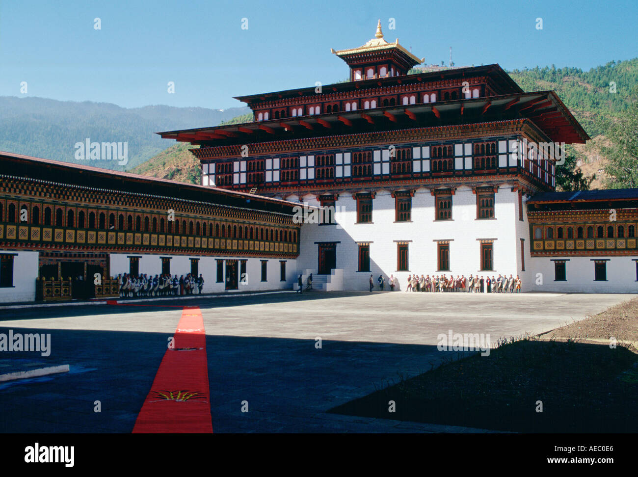 Bhutan royal palace hi-res stock photography and images - Alamy