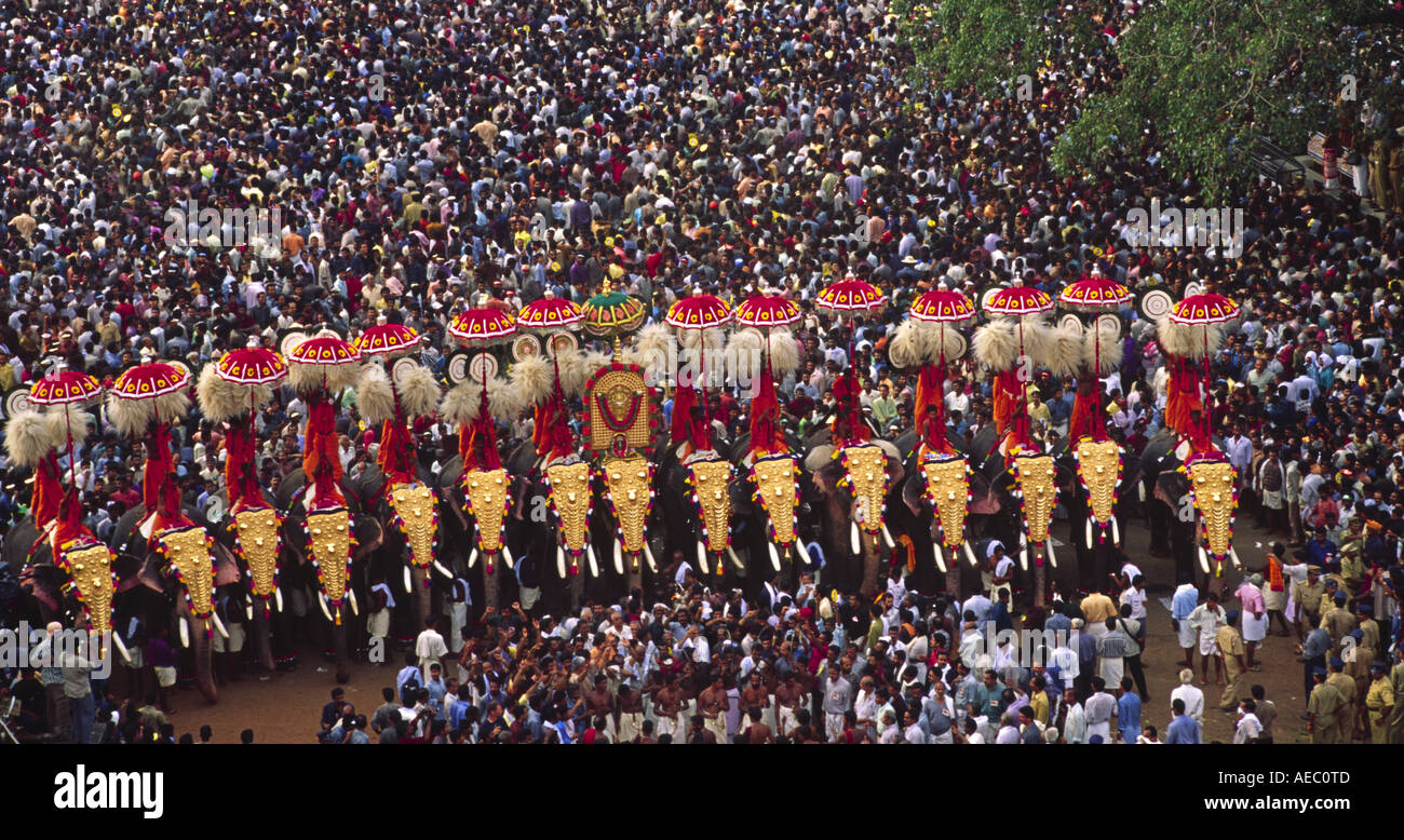 Thrissur Pooram festival of Kerala with famous ‘Kudamattam’ (Exchange ...