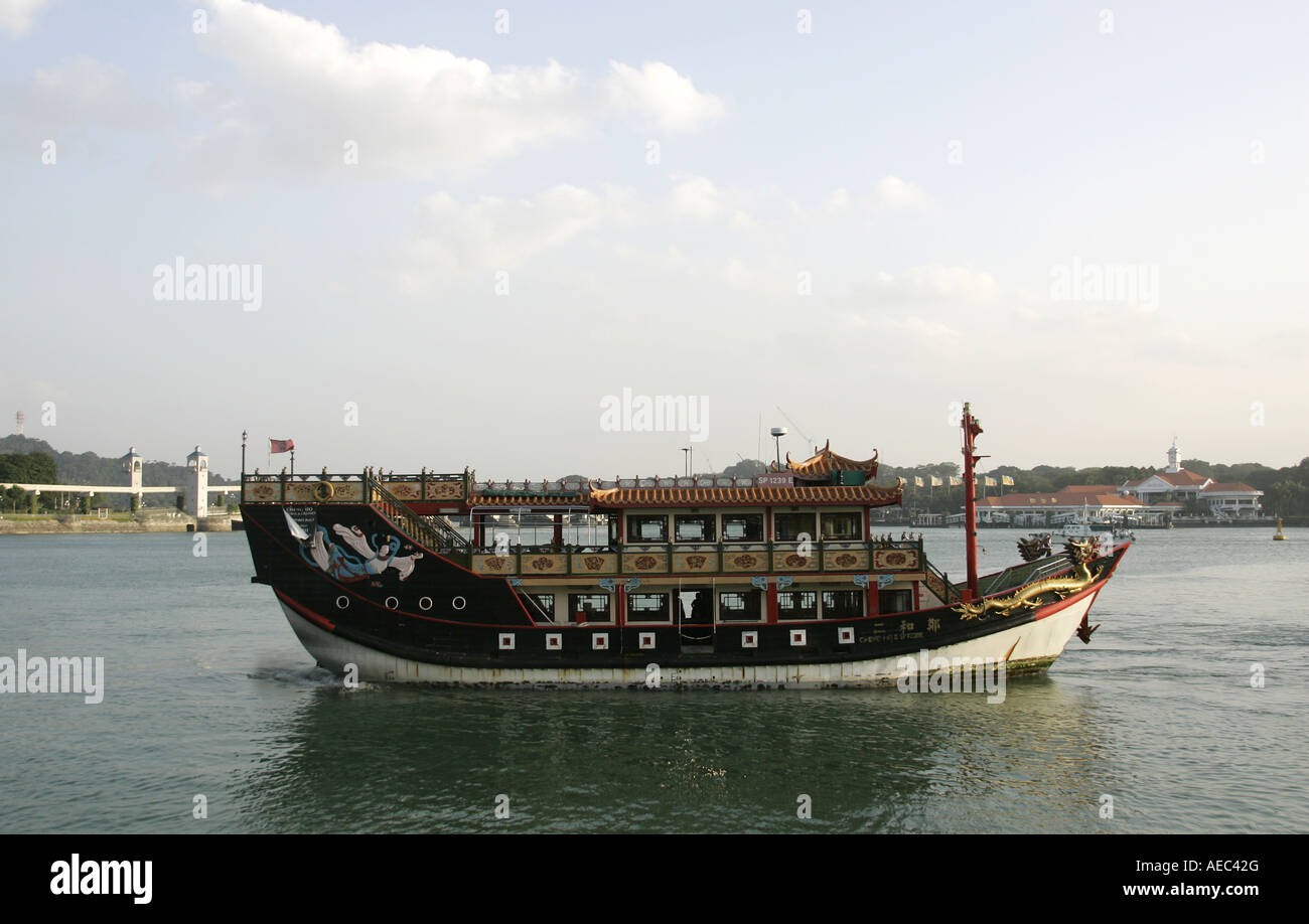 Chinese junk restaurant ship sailing towards Sentosa Island in ...
