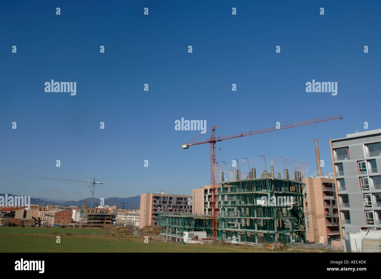 Construction of new buildings in Gerona, Spain Stock Photo - Alamy