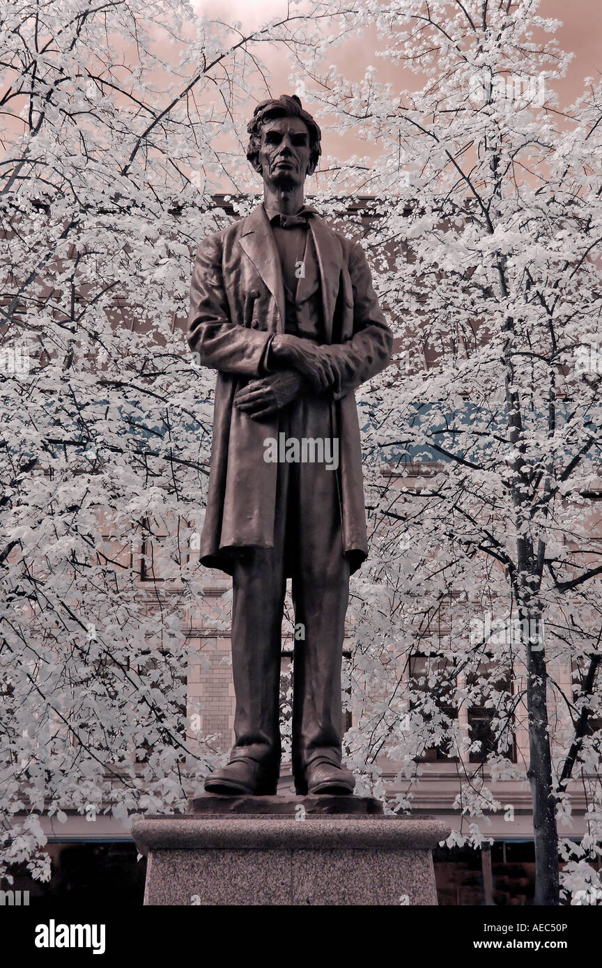 Manchester lincoln memorial statue hi-res stock photography and images ...