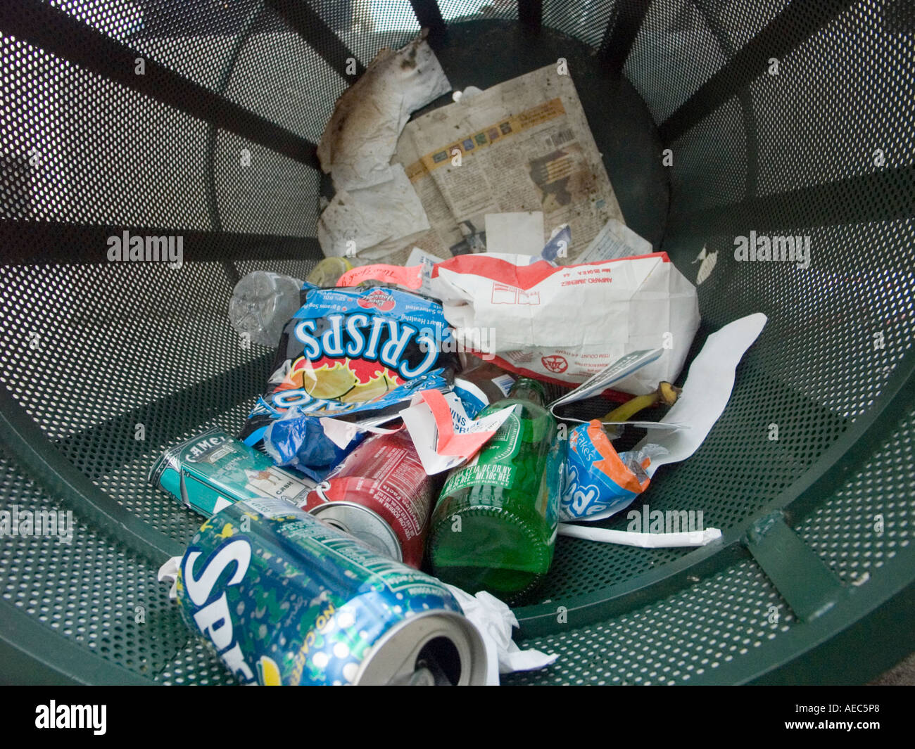 Dirty garbage can hi-res stock photography and images - Alamy