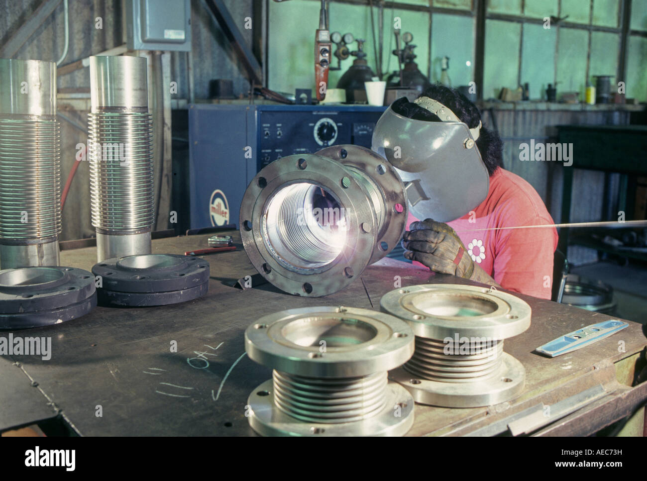 Welder working on pipe hi-res stock photography and images - Alamy
