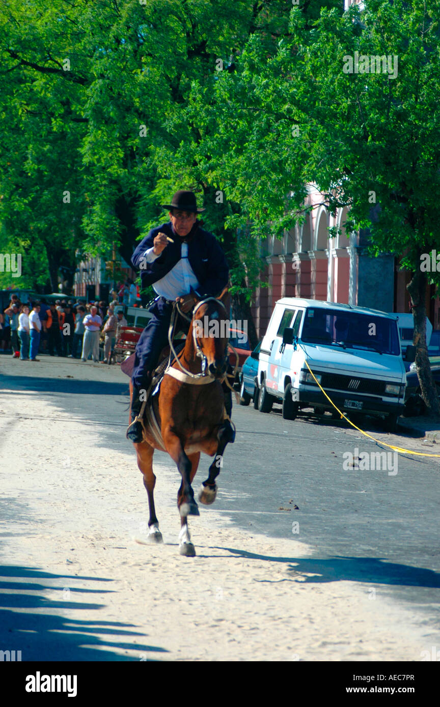 Man riding horse riding ring hi-res stock photography and images - Alamy