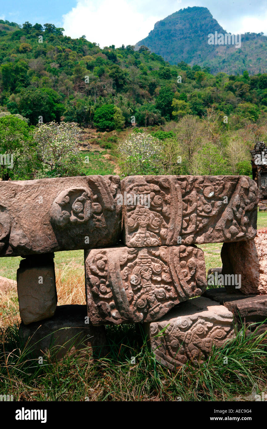 Carved lintels hi-res stock photography and images - Alamy
