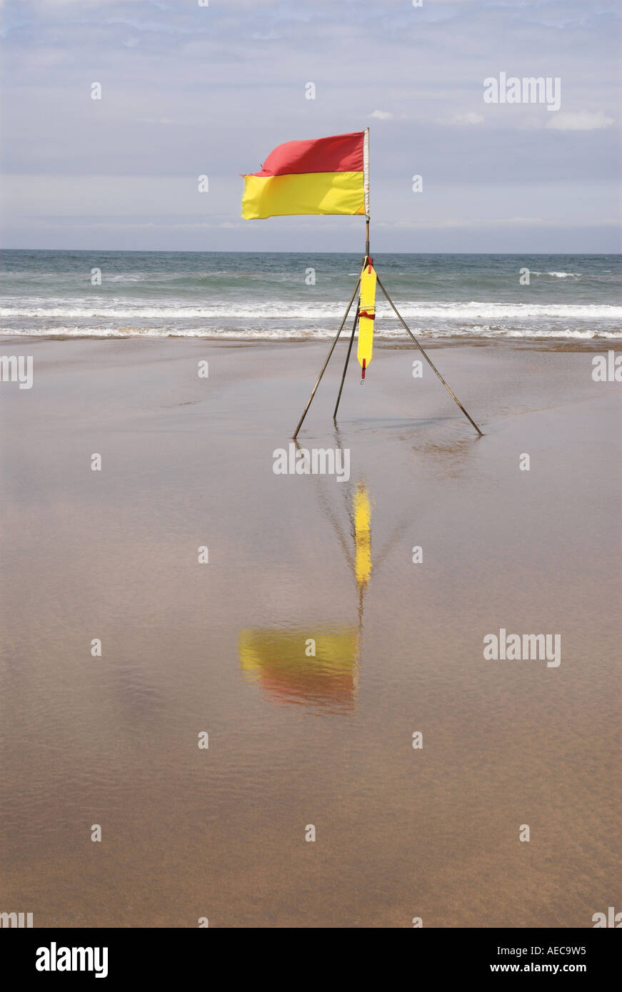 Safe bathing area flag hi-res stock photography and images - Alamy