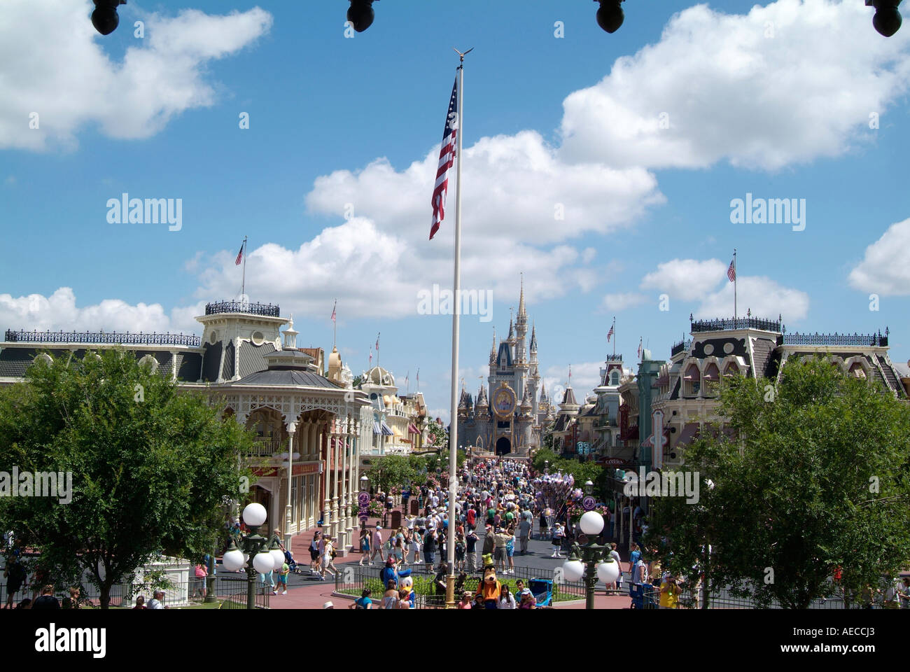 Walt disney world main street hi-res stock photography and images - Alamy