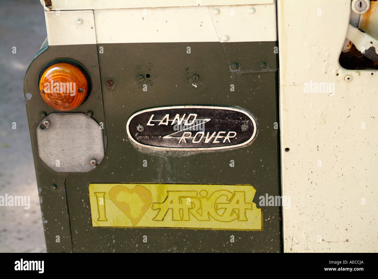 Land Rover badge logo rear Stock Photo - Alamy
