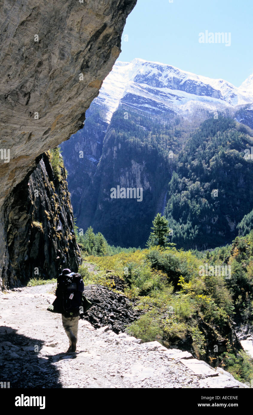 Mountain path along magnificent wall in Dharapani surroundings ...