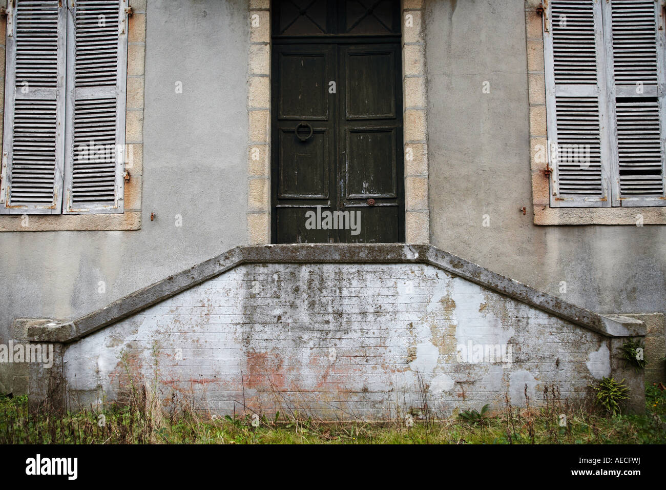 Old Overgrown Home in Old Medieval Walled Town of Dinan Brittany France ...