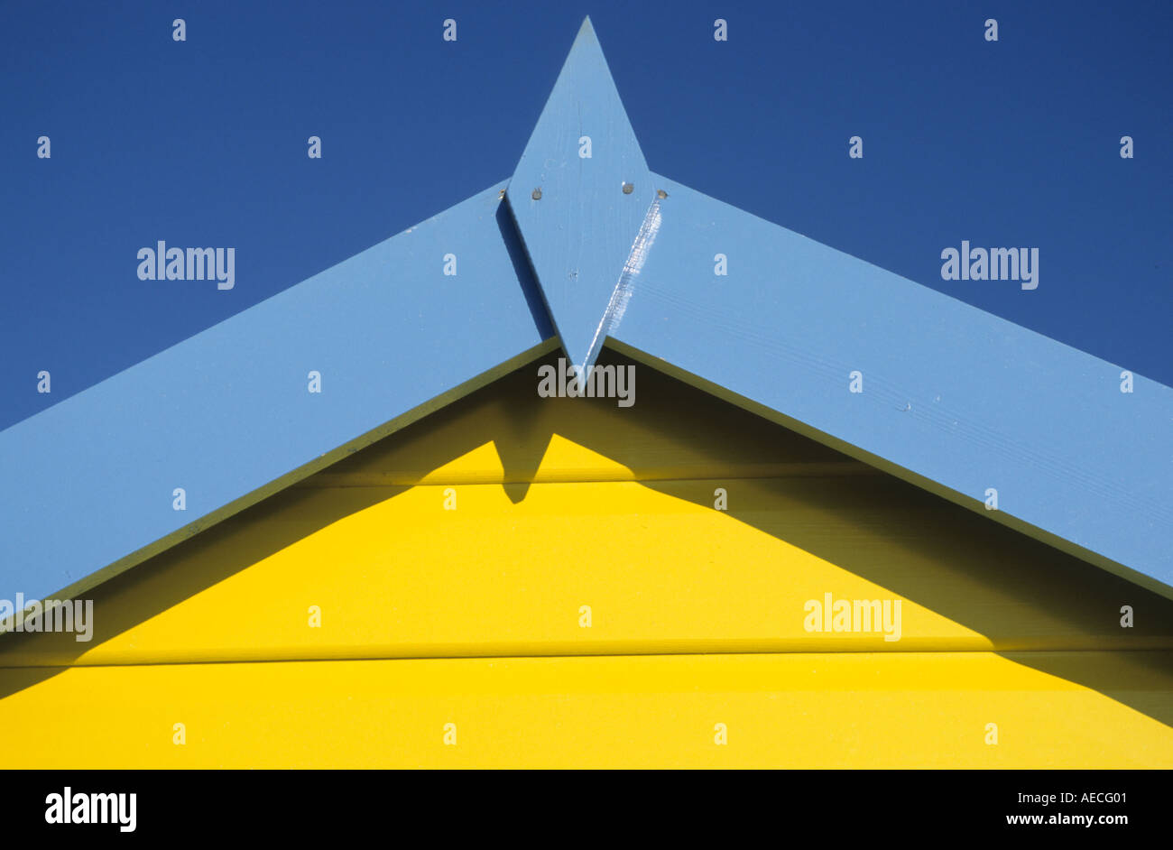 Colourful blue yellow beach hut Stock Photo - Alamy