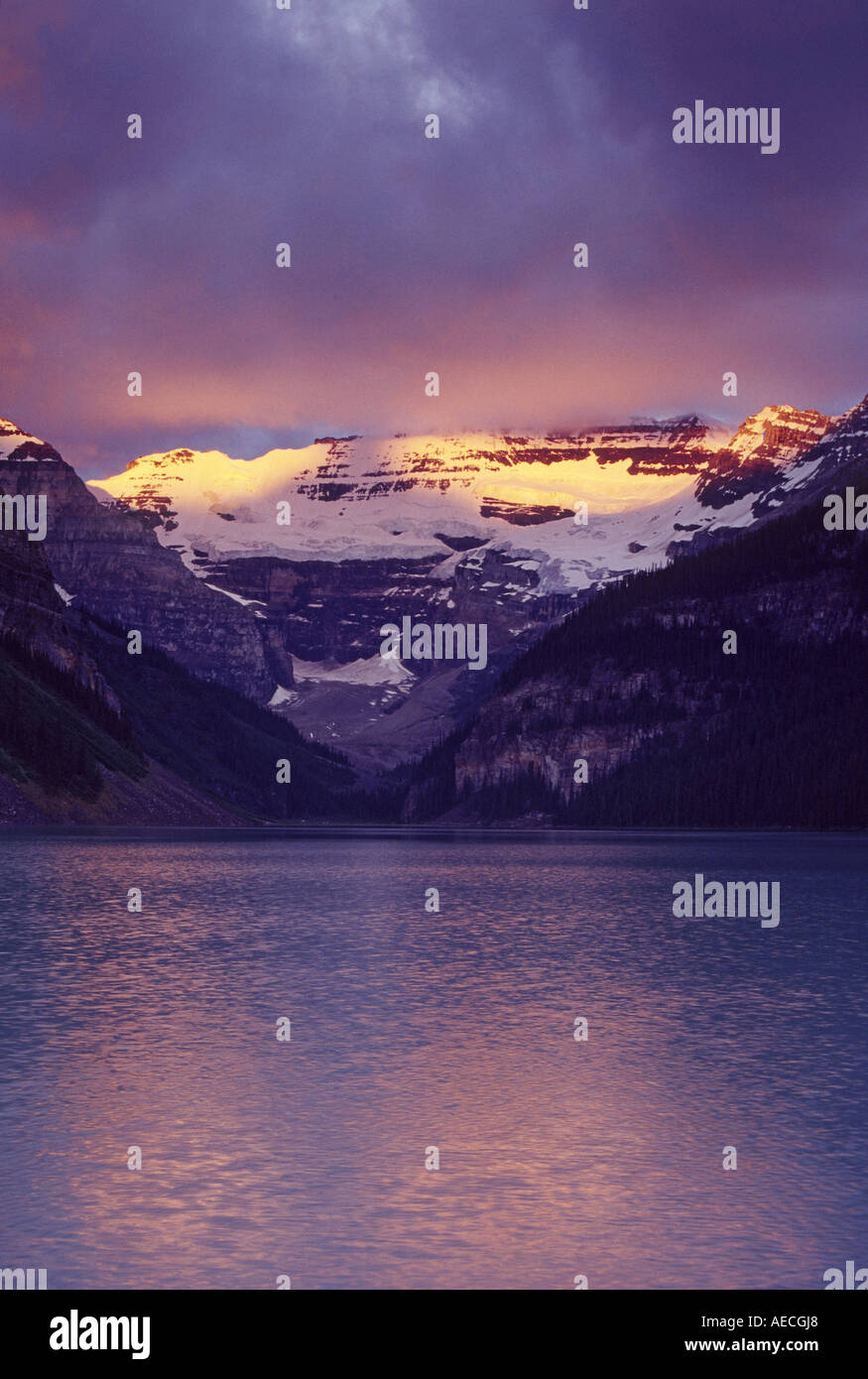 Lake Louise, Mount Victoria at sunrise, Rocky Mts, Banff Nat Park ...