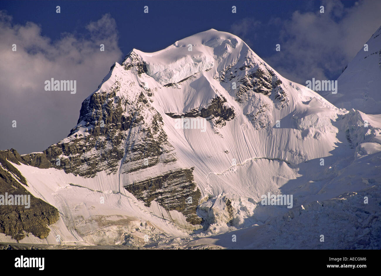 The Helmet, Mt Robson massif at sunset, Mount Robson Provincial Park ...