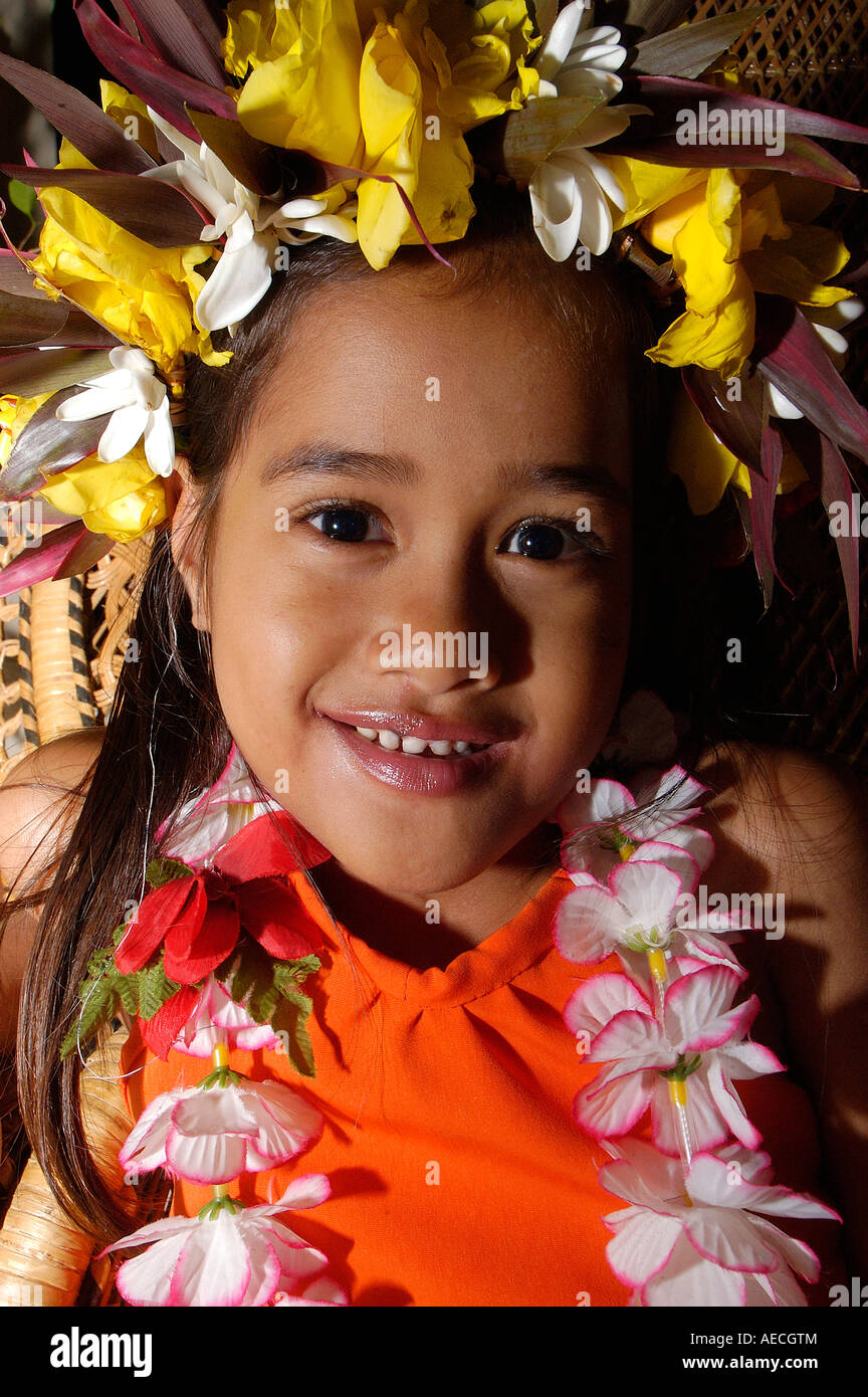 Traditional tahitian costume hi-res stock photography and images - Alamy