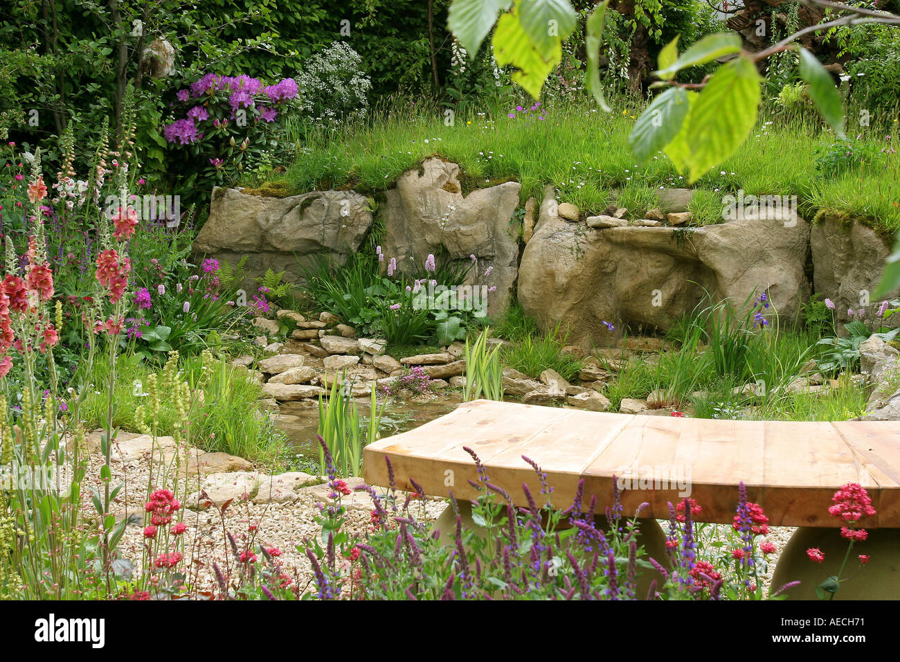 THE WILDLIFE TRUSTS LUSH GARDEN DESIGNER STEPHEN HALL CHELSEA FLOWER ...