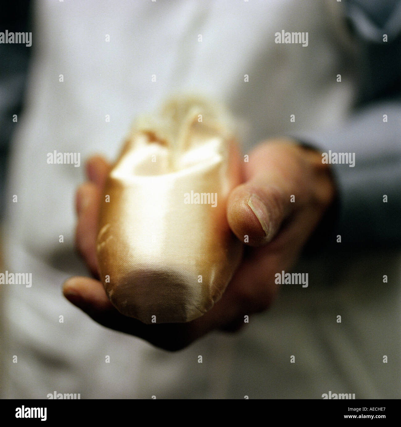 Ballet shoe making hi-res stock photography and images - Alamy